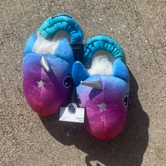 Life Is Good | Shoes | Life Is Good Unicorn Indoor Slippers Plush Shoe ...